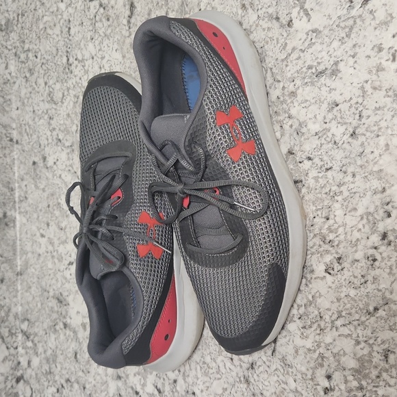 Under Armour | Shoes | Under Armour Surge Greyred Size 5 Good Condition ...